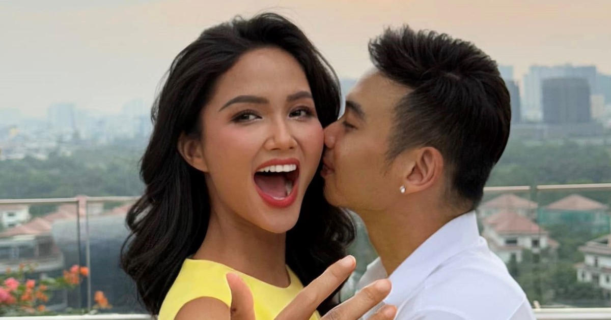 H'Hen Niê được bạn trai cầu hôn