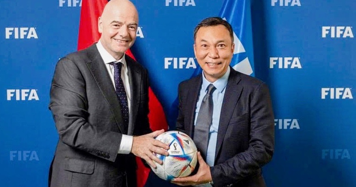 Chủ tịch FIFA Gianni tặng ‘quà’ đặc biệt đến CLB CAHN, ấn tượng sâu sắc ...