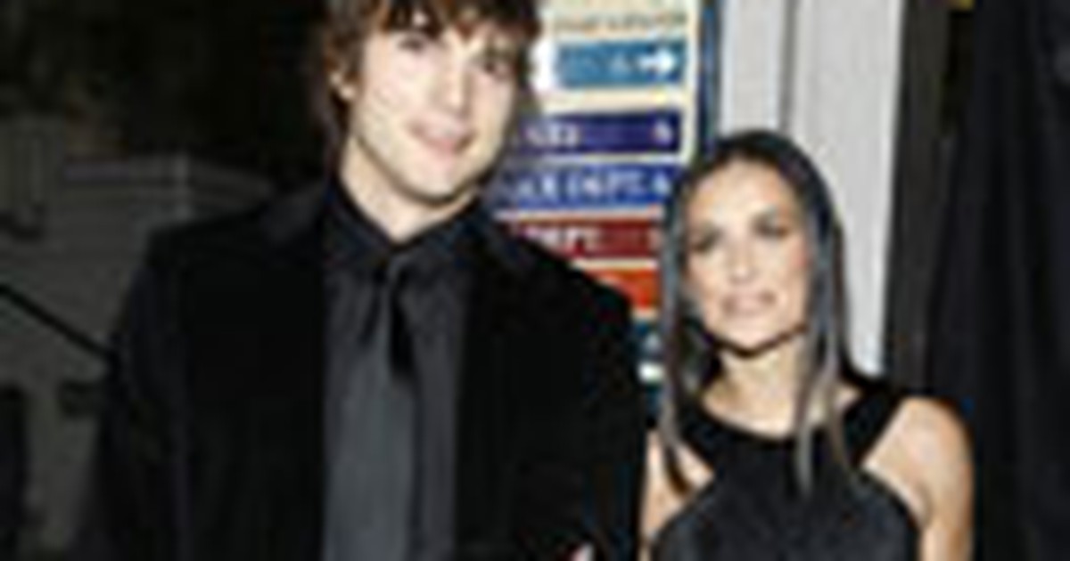 Demi Moore chia tay Ashton Kutcher