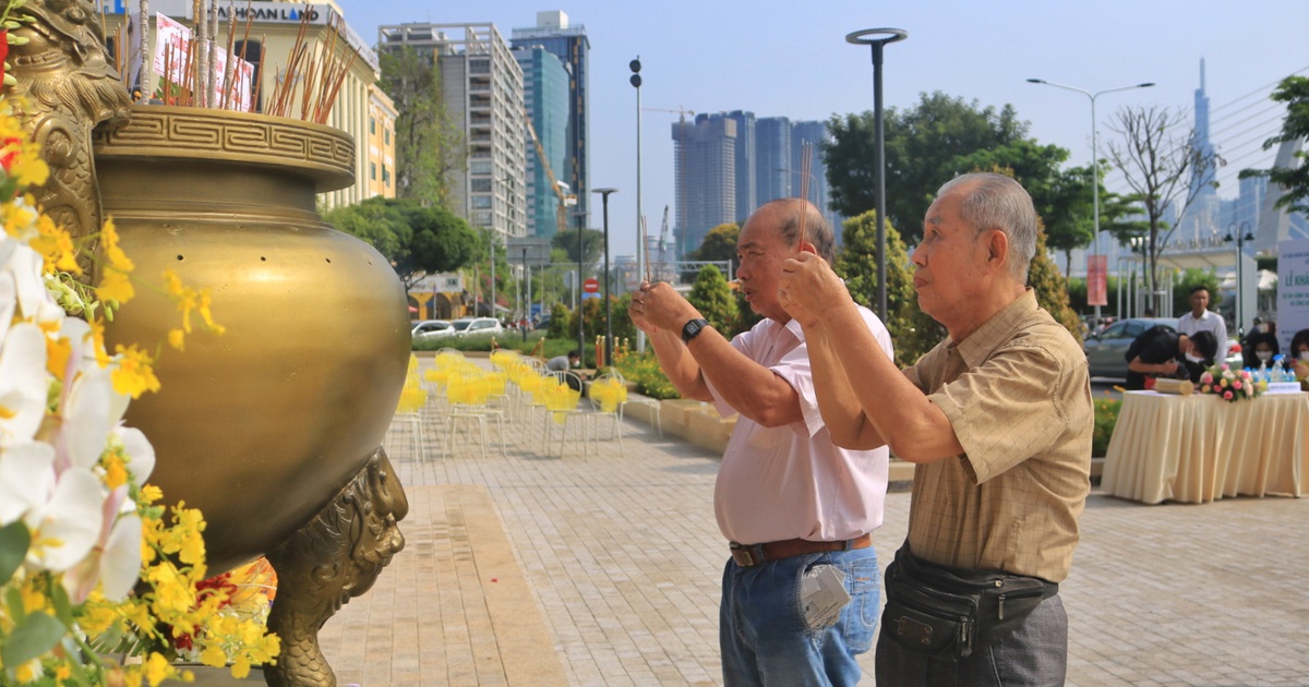 Đặt lại lư hương tượng Đức Thánh Trần: Sau 3 năm, người dân được đến ...