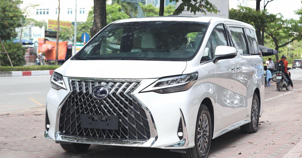 Lexus LM300h 2020 có gì tương xứng với giá hơn 5 tỉ đồng?