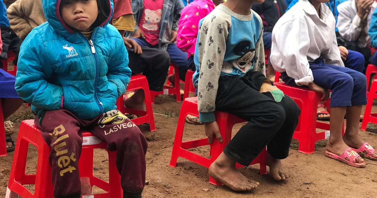 Thương những đôi chân trần Toa Roa