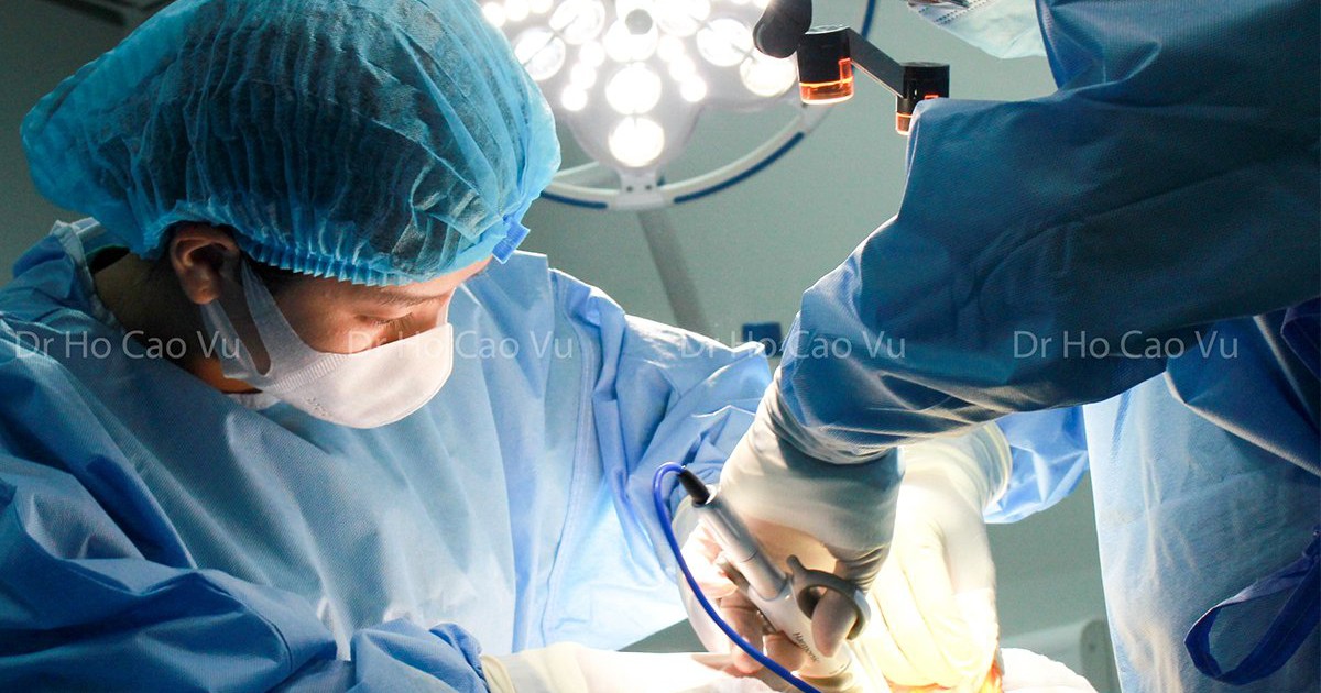 BS Hồ Cao Vũ cho biết những biến chứng sau phẫu thuật tạo hình thành bụng