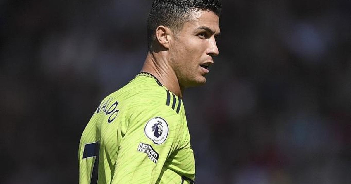 Cristiano Ronaldo ra điều kiện để ở lại M.U