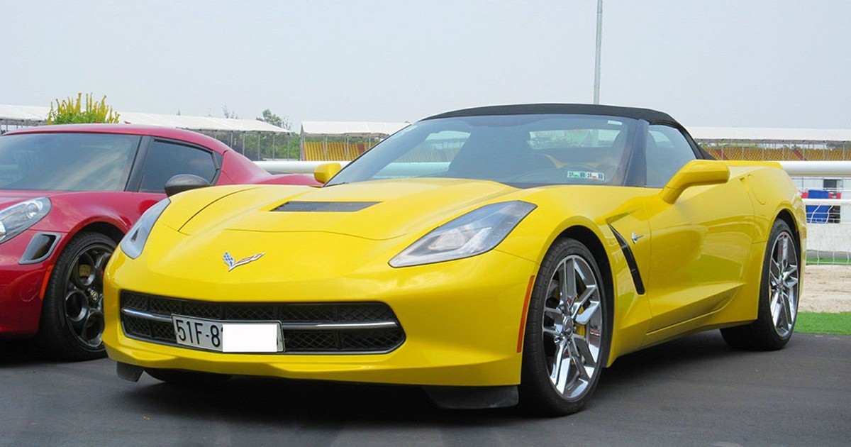 Cặp đôi Chevrolet Corvette ‘đốt cháy’ trường đua 2.000 tỉ đồng