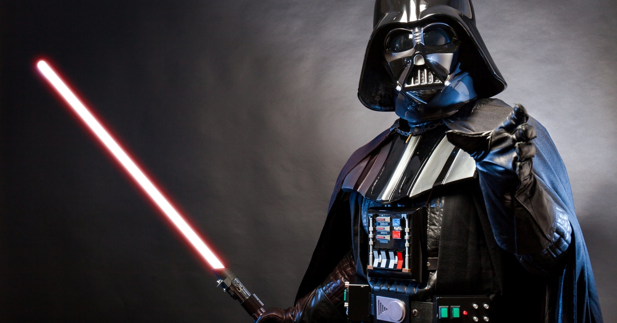 Người hâm mộ 'Star Wars' mặt đối mặt với nhân vật Darth Vader
