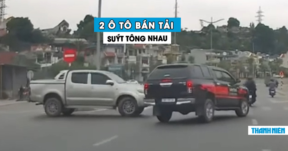 Tài xế lái ẩu và ‘kèn cựa’ giành đường, 2 ô tô bán tải suýt đâm nhau