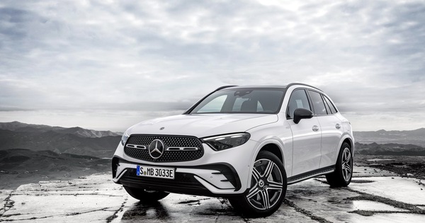 Mercedes GLC 2023 giá ngang ngửa VinFast VF8 tại Mỹ