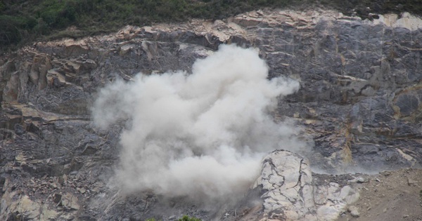 Bình Định: Khai thác vượt hơn 93% công suất được cấp phép, chủ mỏ đá bị ...