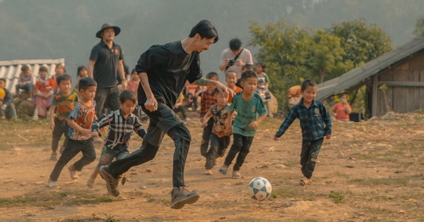 Nhận nuôi trẻ vùng cao sau khi xem MV 'Nấu ăn cho em' của Đen Vâu