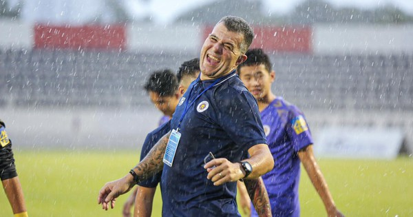 HLV Brazil Cristiano Roland: Từ chiếc cúp lịch sử đến 'chiếc ghế nóng ...