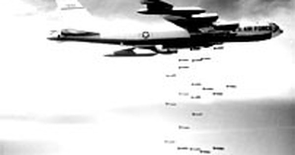 Bí mật chiến dịch Linebacker II - Kỳ 4: Cuộc không kích khủng khiếp