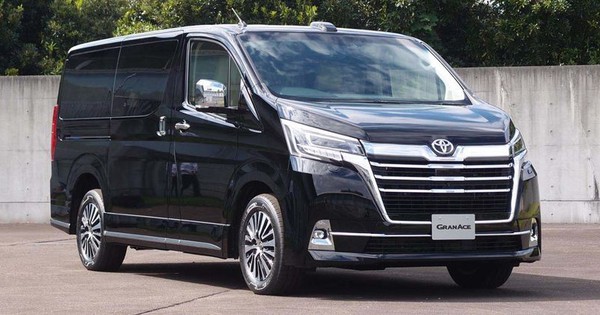 Toyota GranAce - phiên bản 'hạng sang' của Hiace sử dụng động cơ dầu