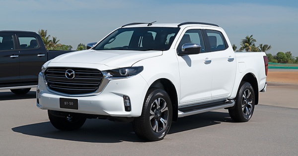 Ảnh thực tế Mazda BT-50, đối thủ Ford Ranger