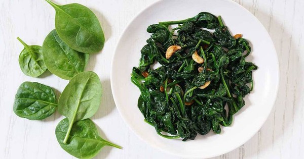 Bị rụng tóc nên ăn những loại thực phẩm này