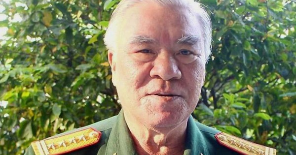 Đại tá Trần Quốc Việt nhận danh hiệu Công dân Đồng Khởi